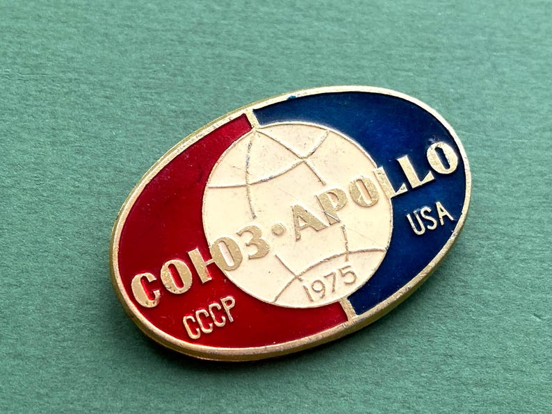 Soyuz-apollo 1975 Pin. Vintage Collectible Badge, Soviet Vintage Pin ...