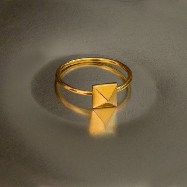 Pyramid Ring - Etsy