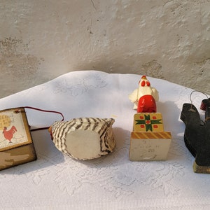 Rooster Chicken Totem Pole Figurine, Fresh Eggs, Wall Hanging, Striped ...
