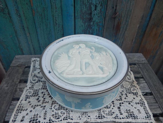 Vintage Wedgewood Reproduction Round Tin autumn the | Etsy