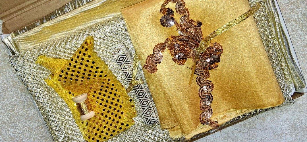 Christmas Gold Sewing Kit - Etsy