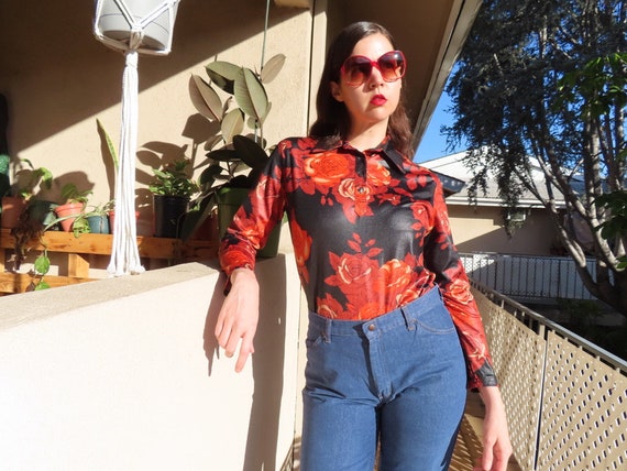 1970s Rose Top Black Red Oversized Floral Roses Print… - Gem