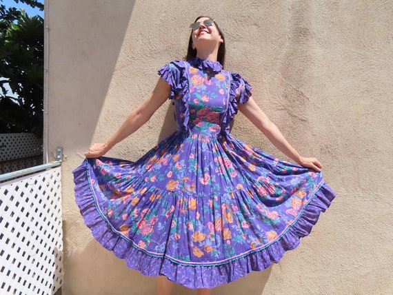 1970s Starina Dress Rose Floral Purple High Ruffle Co… - Gem