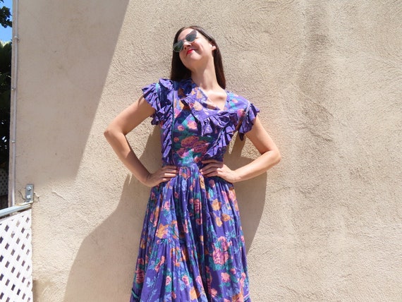 1970s Starina Dress Rose Floral Purple High Ruffle Co… - Gem