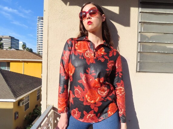1970s Rose Top Black Red Oversized Floral Roses Print… - Gem