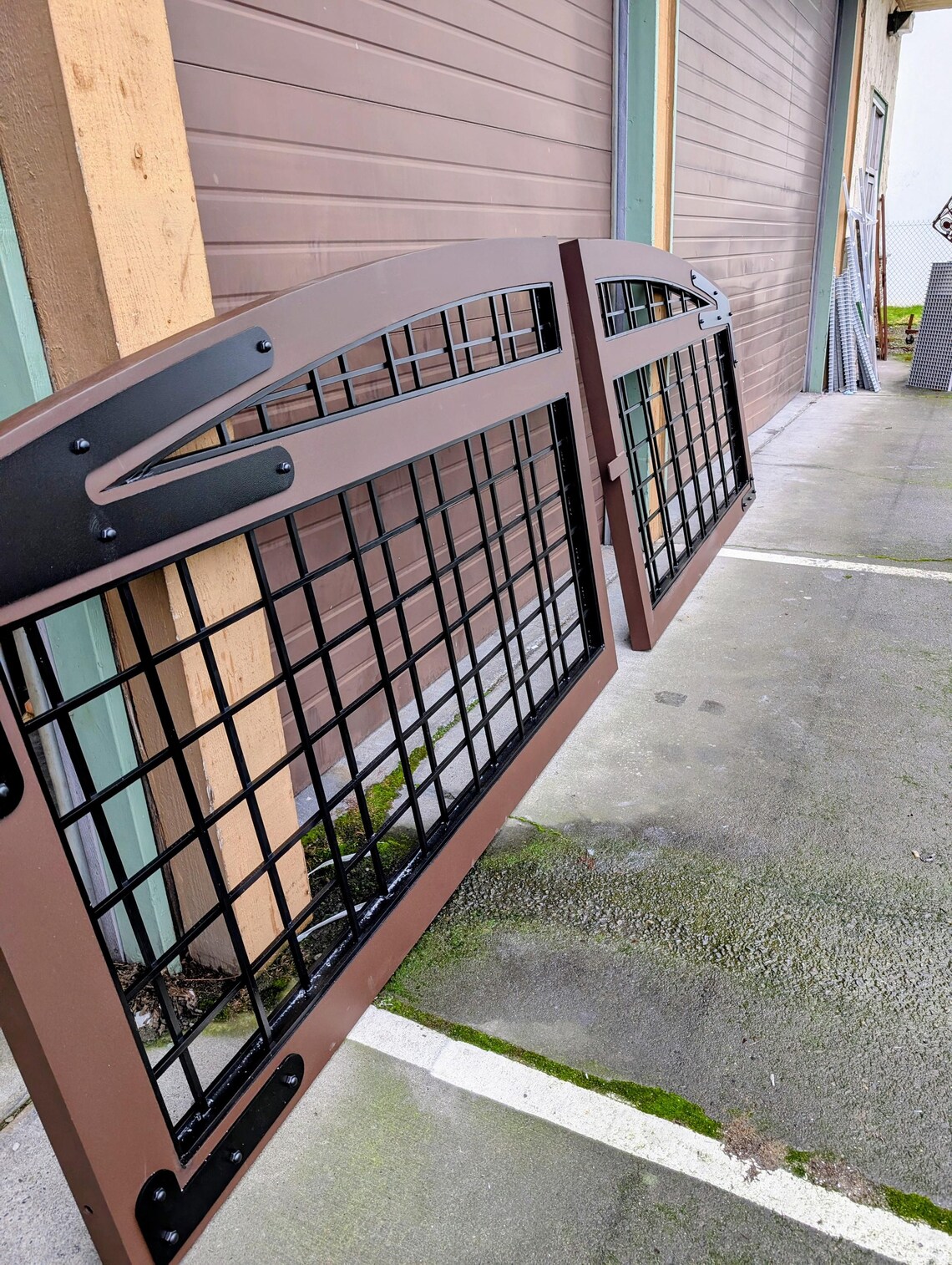 Aluminum Driveway Gate, Stockade 3, Arched Top, 16' Wide, Operator ...
