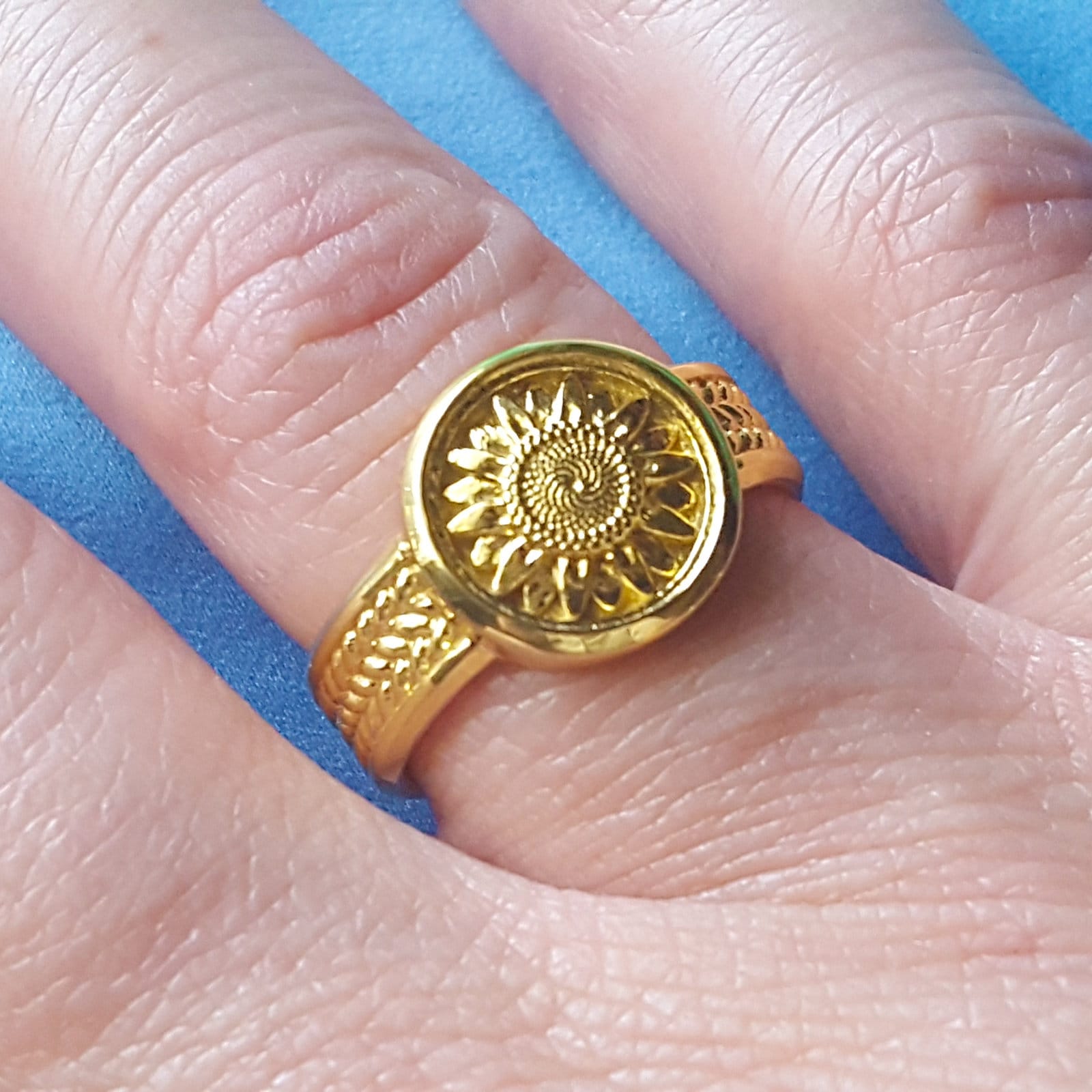 Sunflower Signet Ring - Etsy