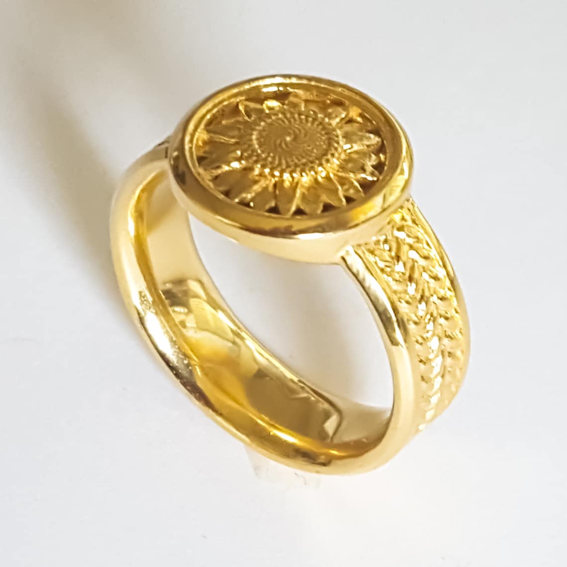 Sunflower Signet Ring - Etsy