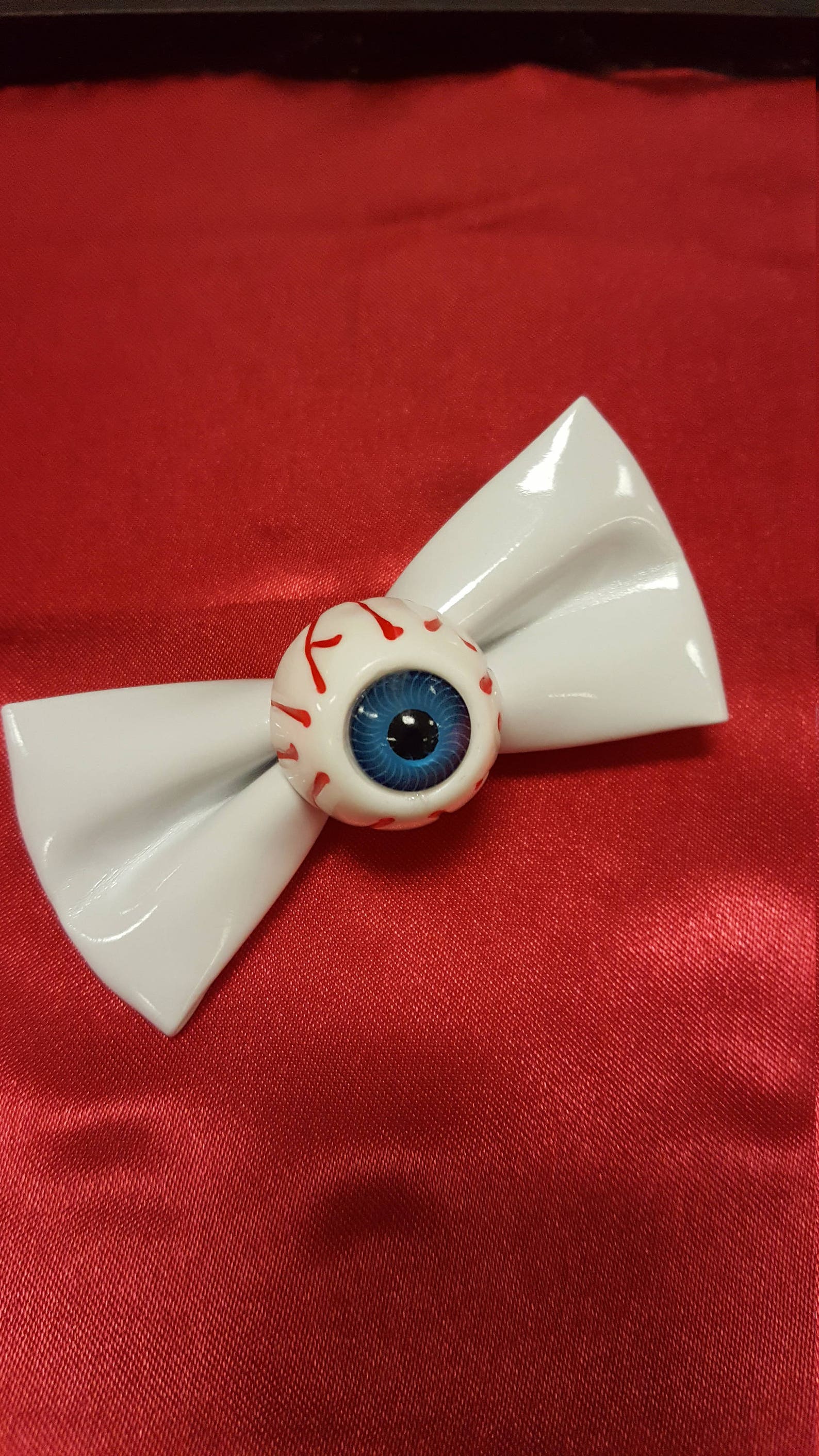 White Eyeball Bows - Etsy