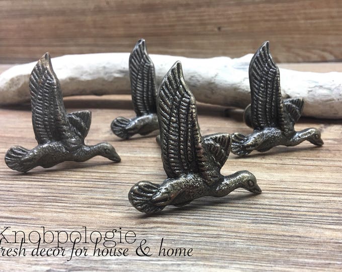 SET OF 8 Flying Duck Knobs Antique Bronze Metal Mallard Knob Hunter ...