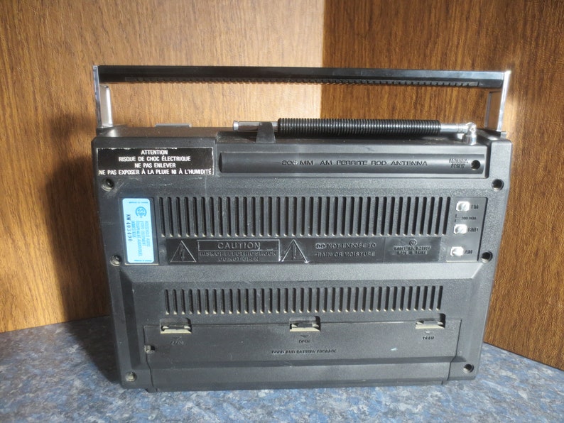 Vintage Late 1980's General Electric Super Radio Ll Portable AM/FM ...