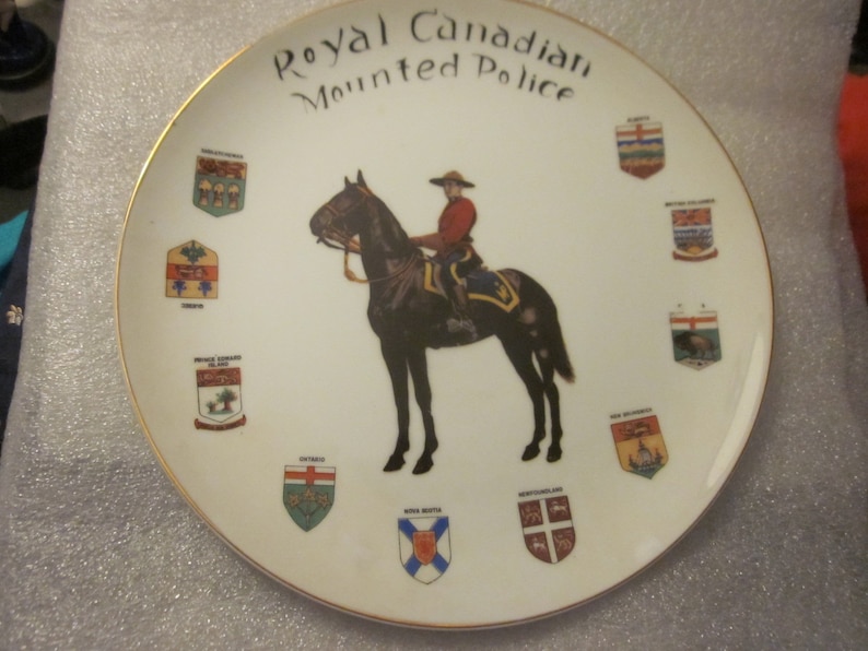 Rare Vintage RCMP Territories Souvenir Coat of Arms Plate W/ Gold Trim ...