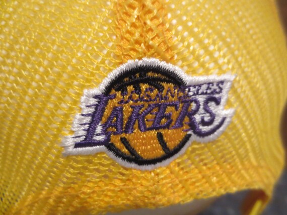 Vintage Los Angeles Lakers NBA Snapback Half Mesh Top… - Gem