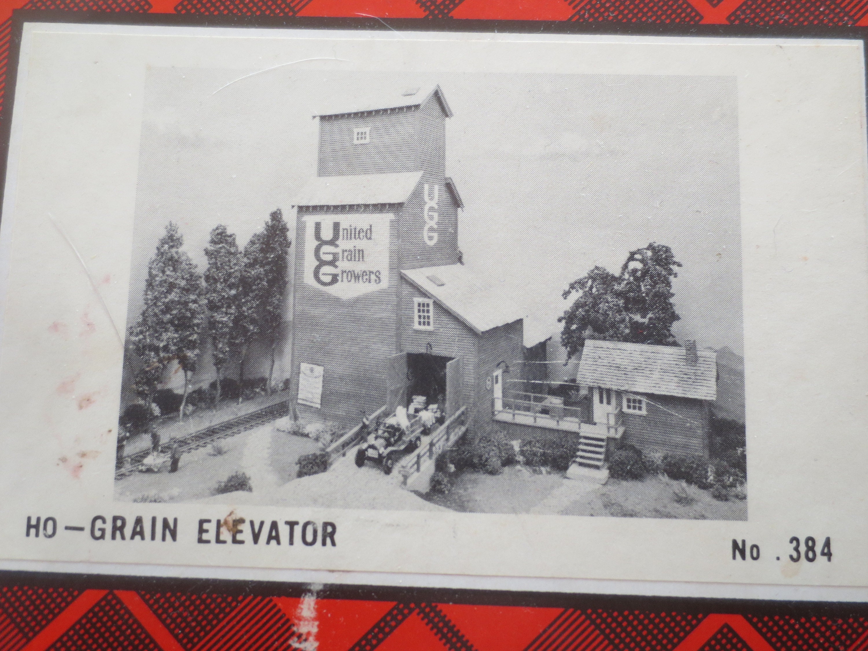 Campbell Ho Scale Grain Elevator