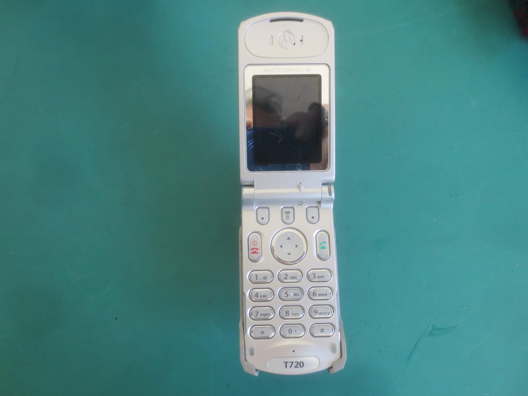 Vintage Motorola T720 Flip Cellphone With Holder and Clip. **FREE ...