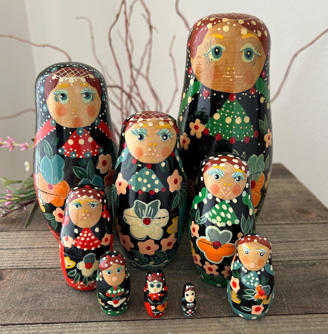 Vintage Wooden Nesting Doll Set / Russian Matryoshka Type Nesting Dolls ...