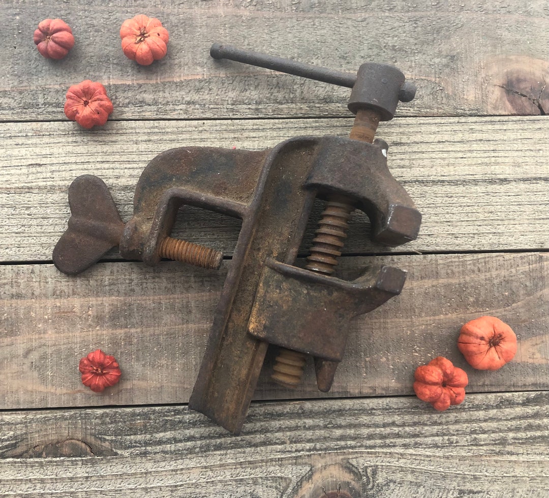 Antique Small Cast Iron Table Clamp Vise / Garage Detash / Barn Decor ...