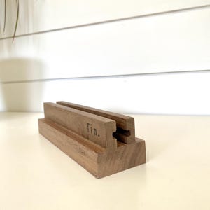 Premium Surfboard Fin Display Stand - Walnut With Wide Base - Etsy