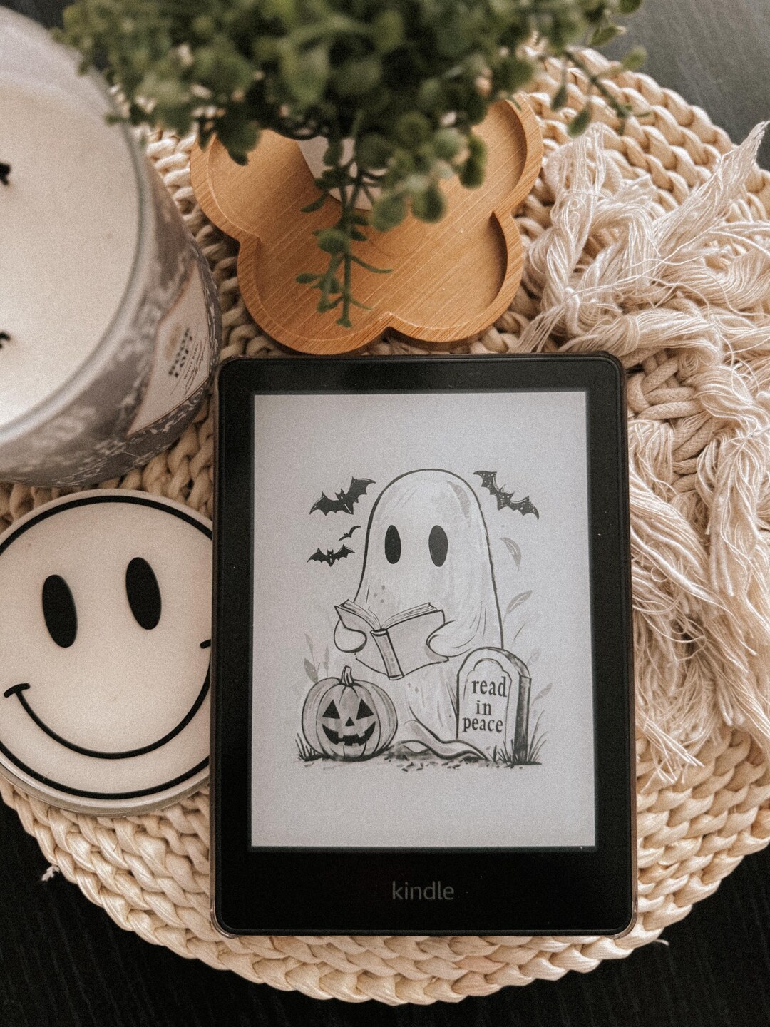 Kindle Paperwhite Full Screen Lock Screen - Cute Ghost Read in Peace - Etsy