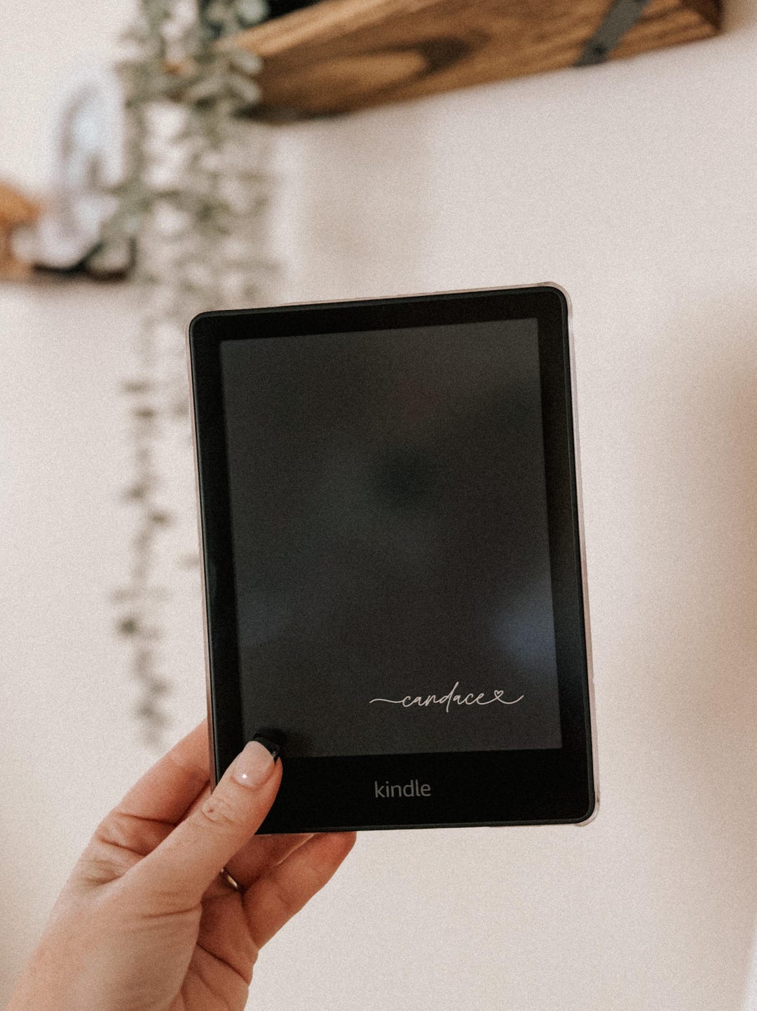 Kindle Paperwhite Full Screen Lock Screen - Minimalistic Custom Name ...