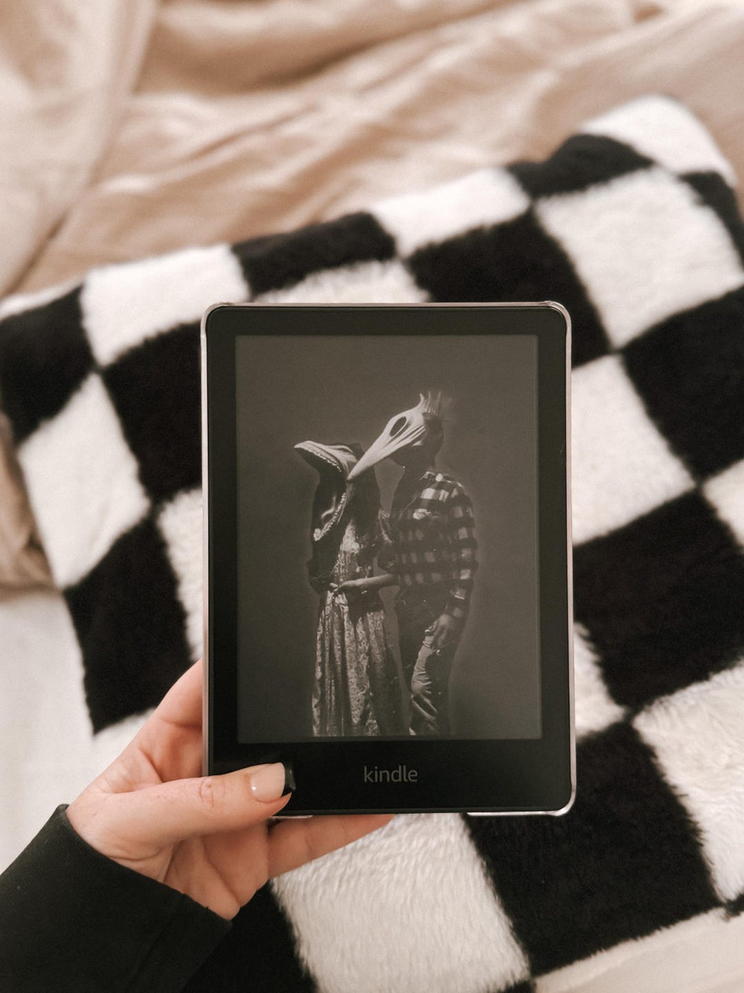Kindle Paperwhite Full Size Lock Screen Beetlejuice, Strange & Unusual ...