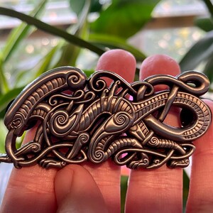 Knotwork Xenomorph 3D Metal Pin - Alien Monster Celtic Viking Gripping ...