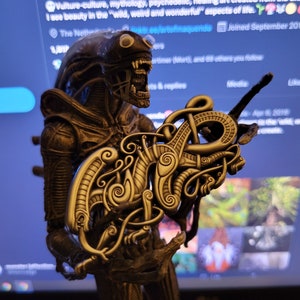 Knotwork Xenomorph 3D Metal Pin - Alien Monster Celtic Viking Gripping ...