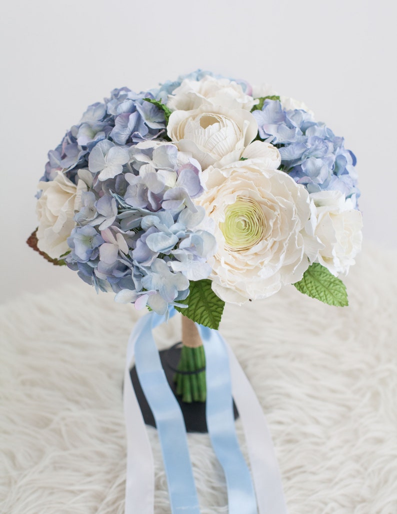 Diameter 9 Baby Blue HYDRANGEA and White RANUNCULUS - Etsy