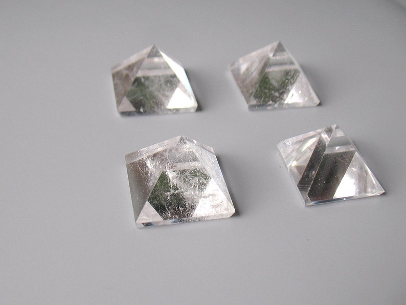 Natural Rock Crystal Quartz Pyramid Healing Crystal,clear Crystal ...