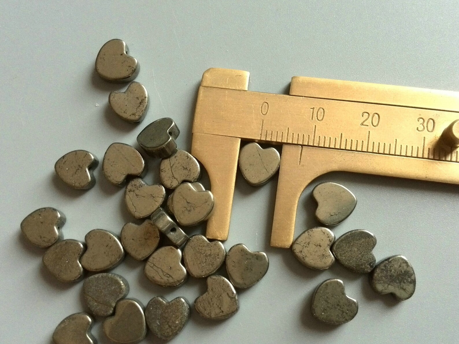 5pcs 8mm Natural Iron Pyrite Beads Fools Gold Heart Beads Centre ...