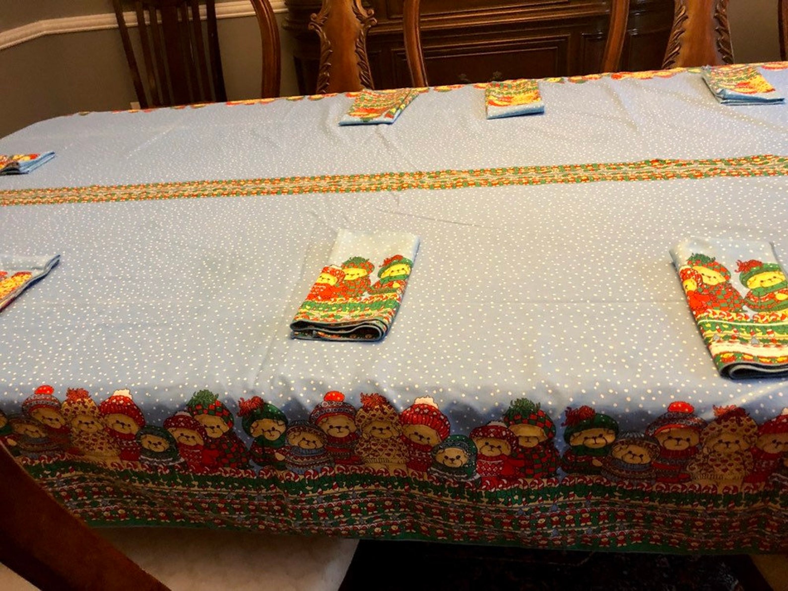 Vintage 1980s Christmas Tablecloth and Eight Matching | Etsy