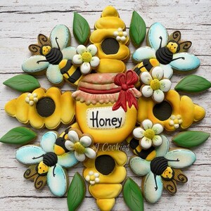 Bee Platter, Cookie Cutter #1405 - Etsy