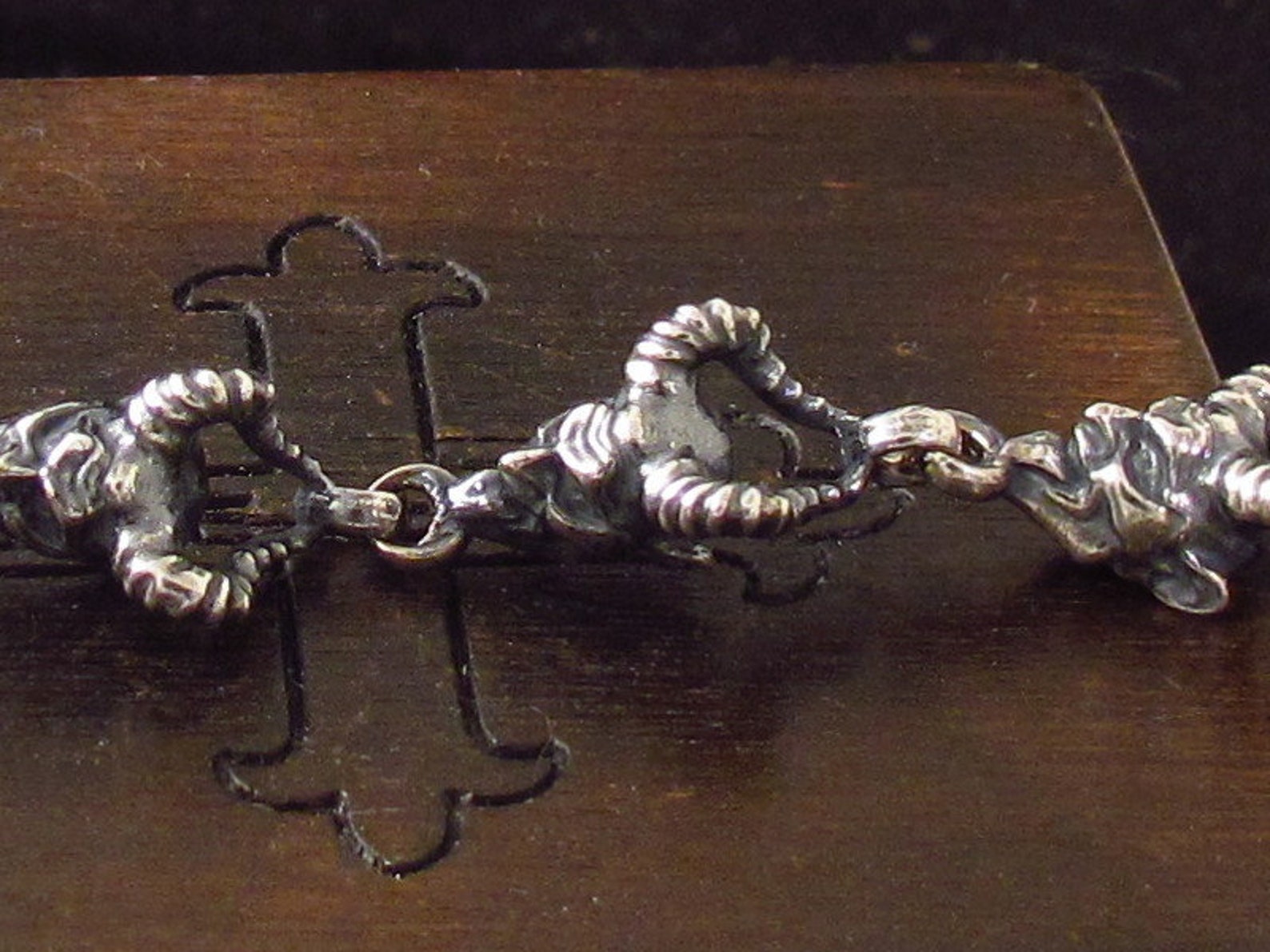 Mysacrum DEVILS CHAIN - Etsy