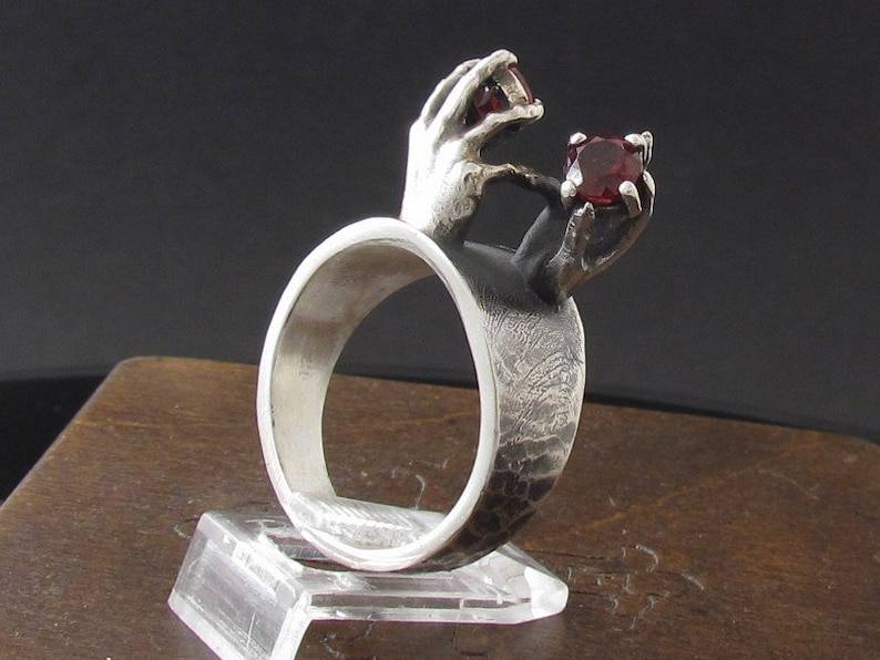 MySacrum HANDS GARNET | Etsy