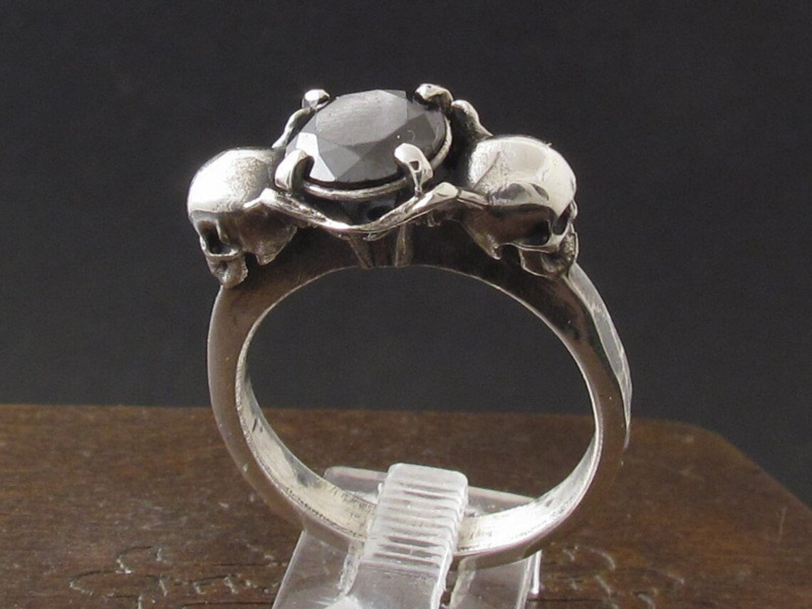 Mysacrum VALKYRIE SKULL RING | Etsy