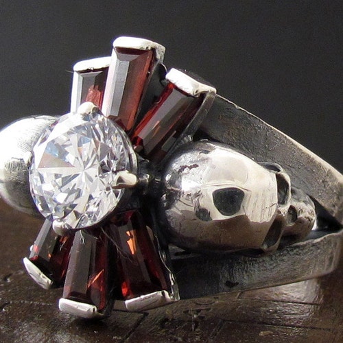 Mysacrum RAVEN SKULL RING - Etsy