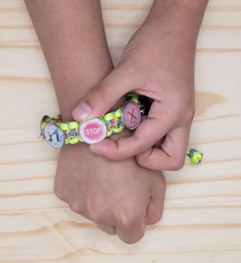 Adjustable Communication Bracelet With 6 Charms Non Verbal Emergency ...