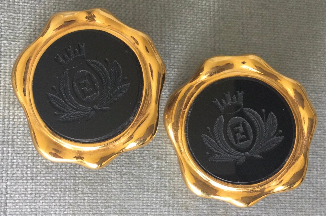 Chic FENDI Signed LOGO CREST Glass Intaglio Crown Seal Black Cabochon ...