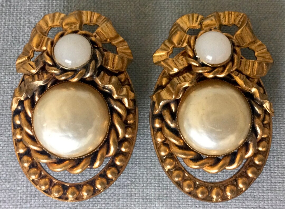 Massive BUTLER & WILSON Signed BOW Baroque Pearl Glass Cabochon ...