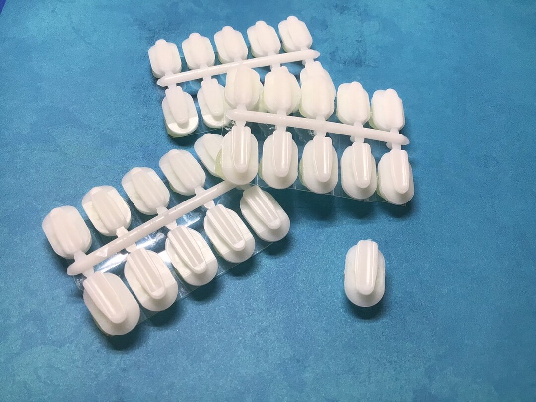 Stikki Clips - Use to Display Artwork, Documents, Laminated Sheets and ...