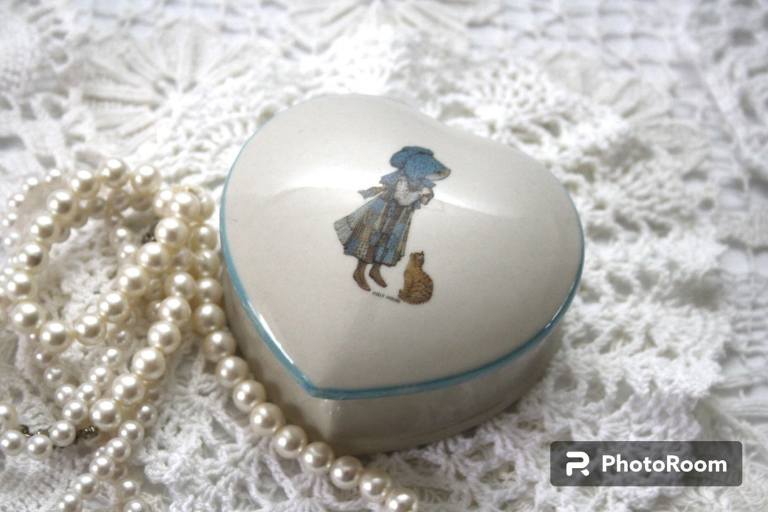HOLLY Hobbie Trinket Box With Lid, Ring Jewelry or Engagement Ring Box ...
