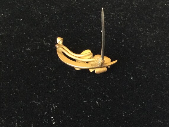 Antique Gold Washed Crescent C Clasp Lingerie Pin Flo… - Gem