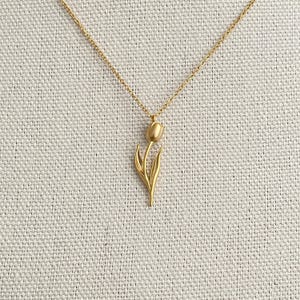 Tulip Flower Necklace, Elegant and Sophisticated Tulip Flower Pendant ...