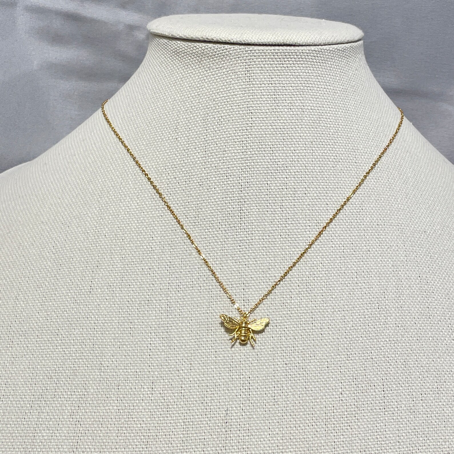 Cute and Lovely Bumble Bee Necklace on Beautiful Shimmering Chain ...