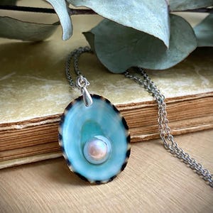 Sea World Limpet Shell and Freshwater Pearl Necklace. Unique Sea Life ...