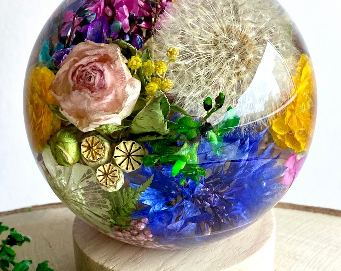 Large Boranical Resin Sphere - Nightlight With Genuine Dried Flowers ...
