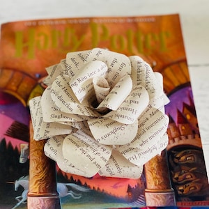 Book Paper Flowers, Upcycled Paper Flowers, Book Lover Gift, Book Decor ...