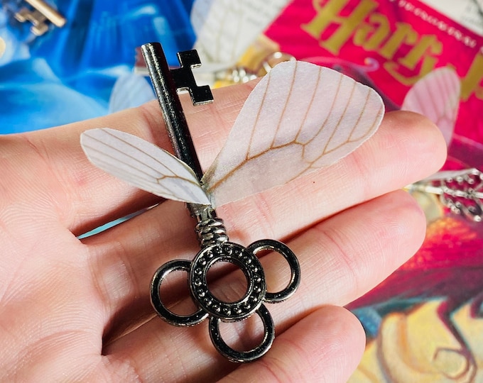 Large Flying Keys Antique Bronze, Unique and Handmade Beautiful Set ...