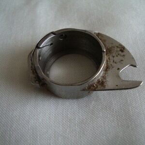 Singer Spool Holder Bobbin Case Part 32590 From Vintage 99K & 66K ...
