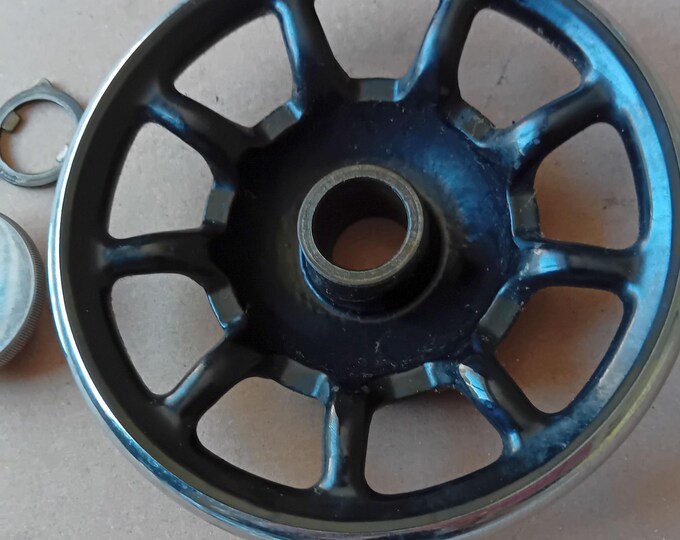 Singer Sewing Machine Balance Wheel - 9 Spoke Pulley & Stop Motion ...